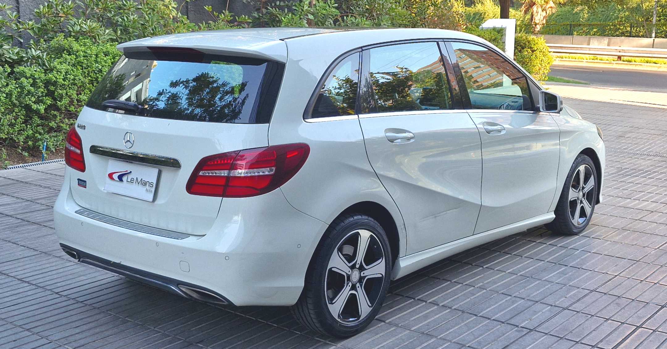 2018 Mercedes Benz B220 | Le Mans Autos, autos usados en venta.